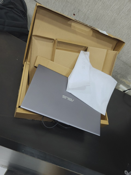 Asus Vivobook with Touch Id