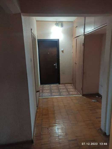 Юнусабад 4 квартал. Продается квартира 1/1/4