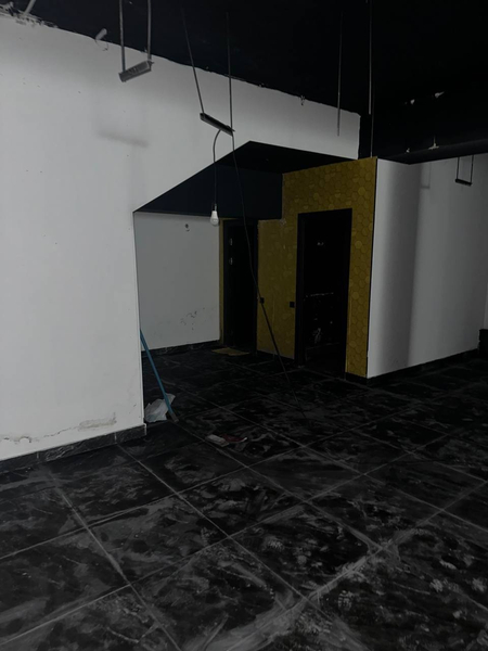 Метро: Айбек. 1-Линия. вдоль дороги. Цокольный этаж. 165м²