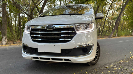 JAC M3 Plus oq va qora ranglari nalichida