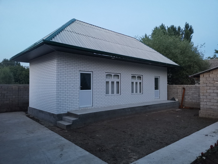 Ховли уй сотилади
