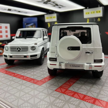 Модель 1:18 Mersedes bens Brabus 900 Gtspirit