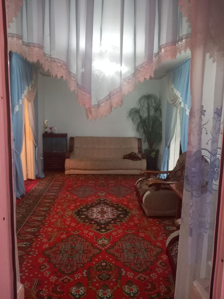 Tezda 2xonalik kvartira 1-qavatda ogorodi bilan sotiladi