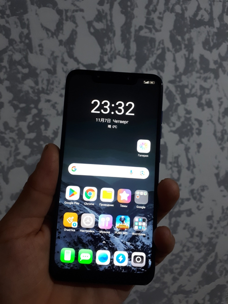 Pocophone F1 6г 64г 60FPS