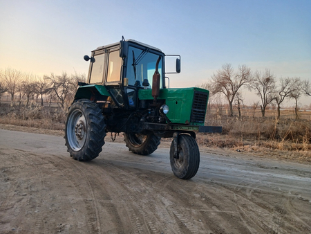 MTZ-80 Traktor sotiladi!!!