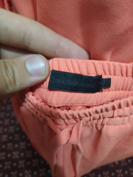 Продается  костюм фирмы Calvin Klein.