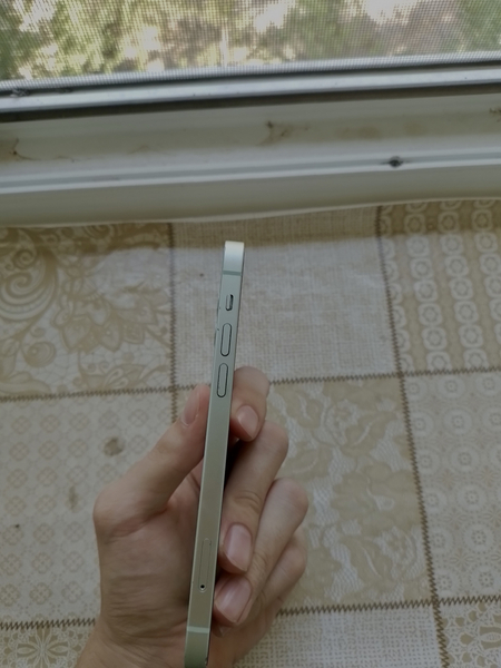 Iphone 12 sotiladi