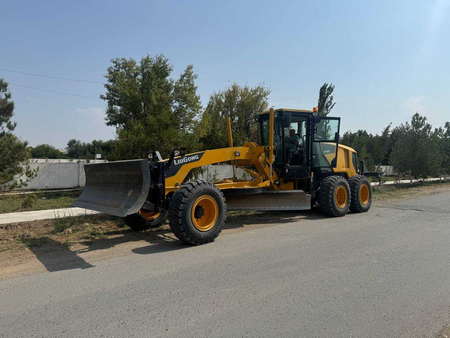 Грейдер 4180, б/у, в отличном состоянии