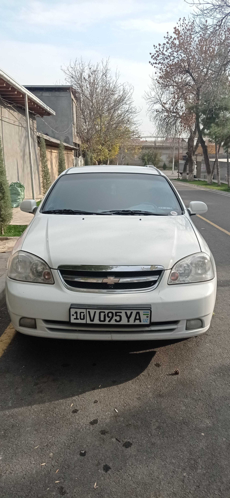 Lacetti sotiladi.