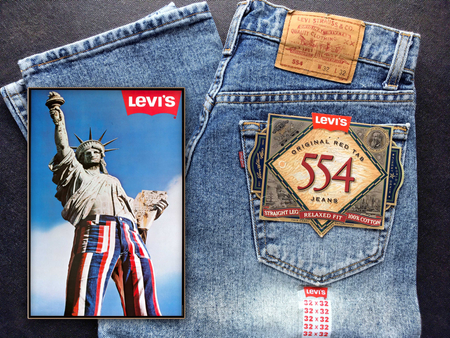 VINTAGE 1992 Made in U.S.A. LEVI'S® 554™XX Relaxed Fit Jeans — W32 L32