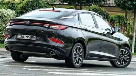 JAC J7 komfortni va tezlikni sevaydiganlar uchun