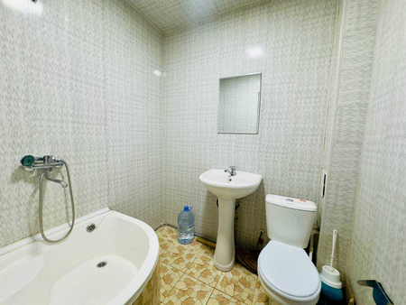 1 xonali 42m² 2-qavat uy sotiladi