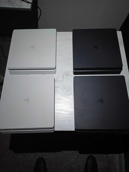 Playstation 3 va 4