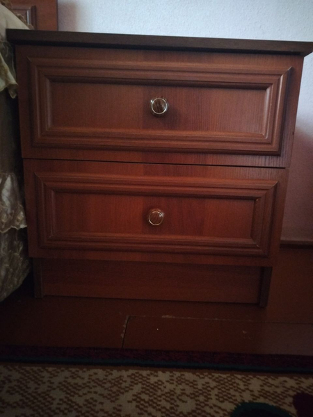 Spalni Kamplekt Sotiladi Va Stenkasi Bilan