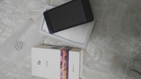 Продаётся Xiaomi Mi8 4/64Gb в отличном состоянии + бесплатный бонус