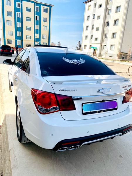 Cruze sotiladi motor bez nomer qilingan
