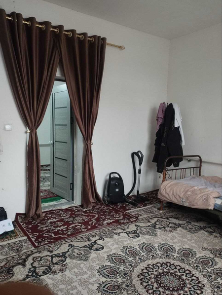 От Сергели 6км.Лайлак махалля.Продам 4 комнатный дом на 3.4 сотках.