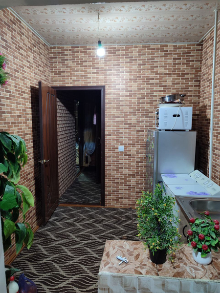 Srochni Yubileniy 9 Maktab yonida Dom sotiladi