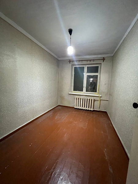 3/5/5 Максим Горький, у метро