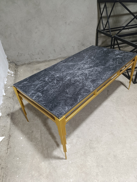 Jurnalniy stolik loft