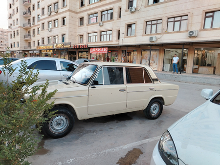 Vaz 2106 sotiladi