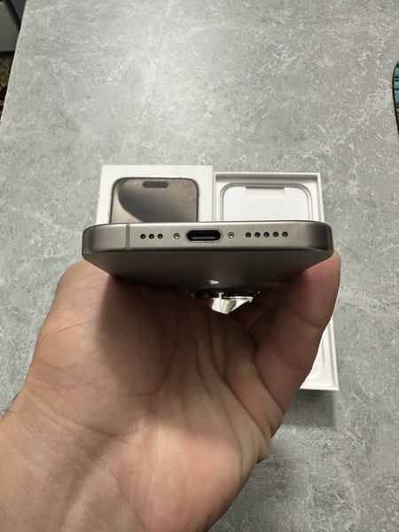 iPhone 15 Pro 256GB Natural Titanium