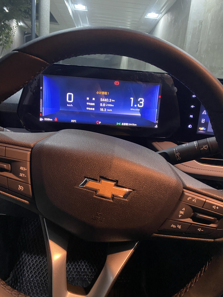 Продается Chevrolet Monza цвета жемчуг в хорошем состоянии