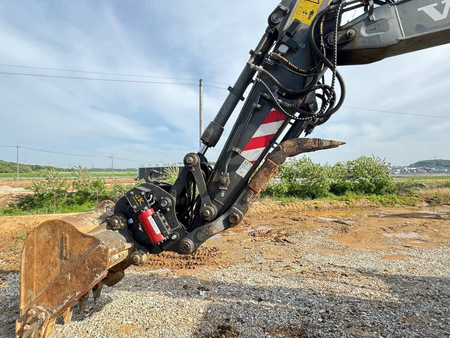 Excavator Volvo EW 145