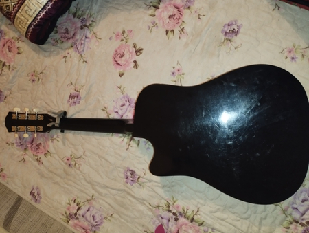 Gitara 600 ming som