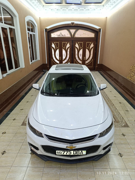 Malibu 2 2/4 Oq Rang Xolati Yengi Probeg 17.700
