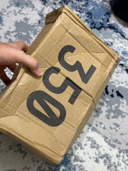 Кроссовки мужские Yeezy 350 42 размер