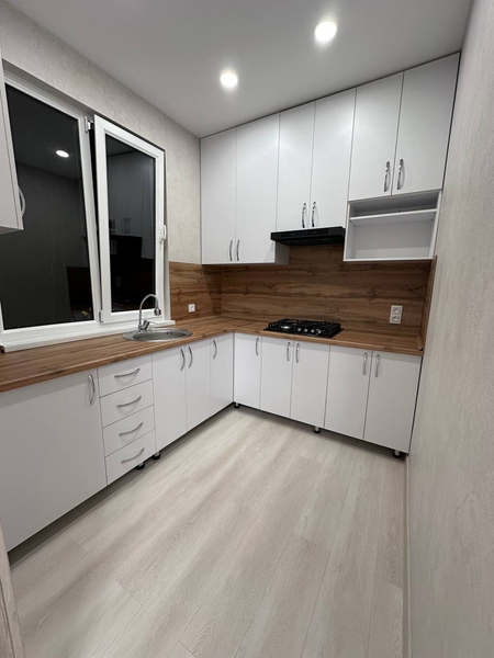 2/3/4 Ялангач Базарчик. 47м². Балкон 1,5 ×3. Не торец. Ремонт