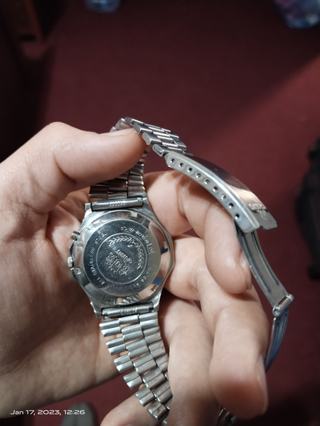 Orient Qol Soat Sotiladi