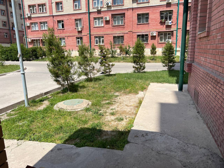 Yangi xayot 8 xudud 7 qavatli uyni 5 chi qavati 3 xonali ijaraga