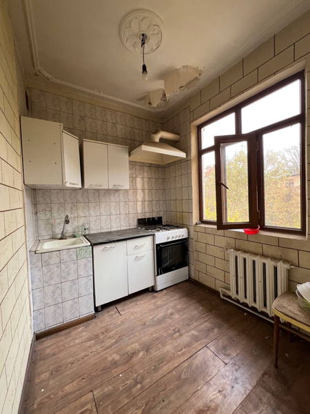 Продается квартира, Чилонзор 17, 3 комнатная / 4 этаж