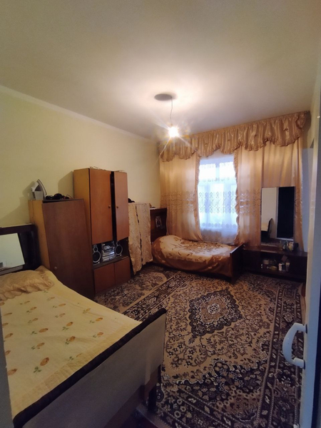 Hovli sotiladi, yangi ToshMi postidan 7km kirila, 3sotiq,3xona