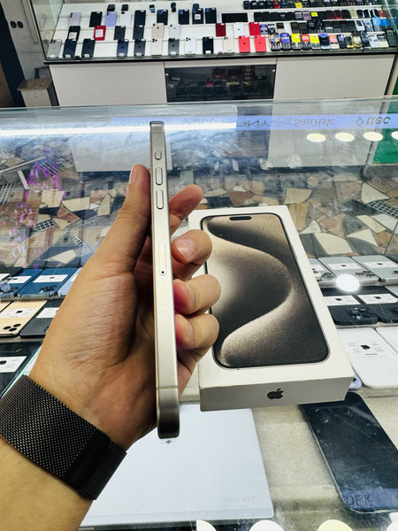 iPhone 15 Pro Max 256 gb natural