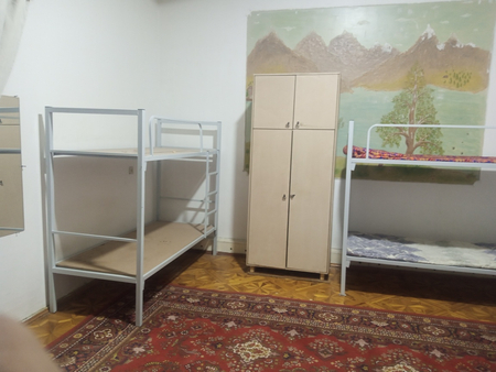 Yakkasaroy Qizlar uchun kvartira. Bezmakler, Bezxozayka