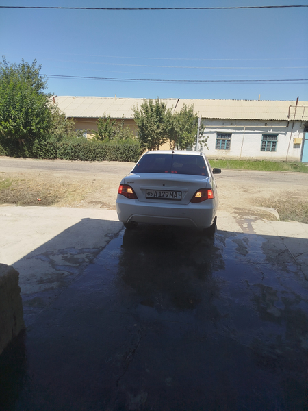 Nexia 2  1.6mator yili 2012 luks