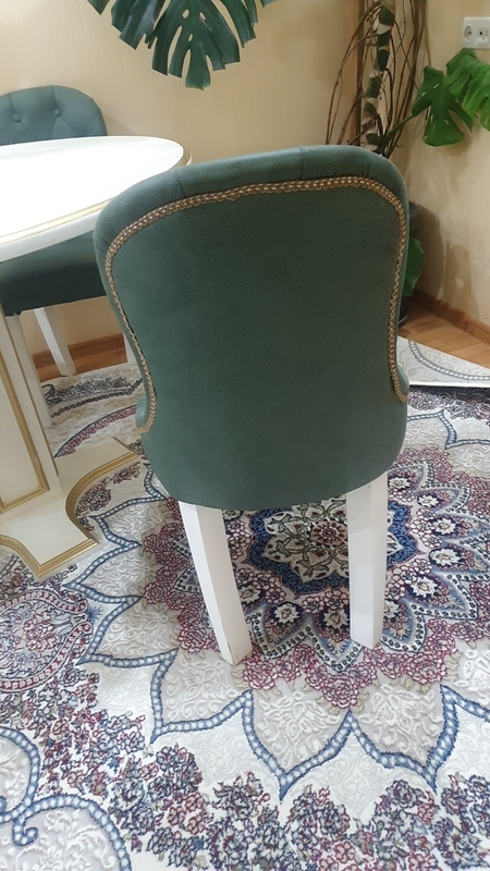 Продам стол и стулья для кухни, 1 стол, 6 стульев, состояние идеальное