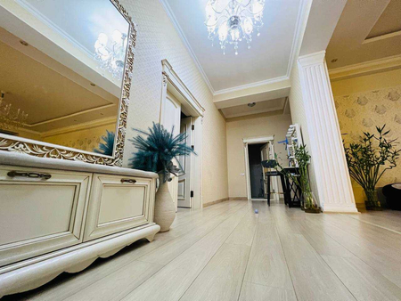 V3563 3/8/8 ЖК Новомосковская Golden House  167м2 евро ремонт