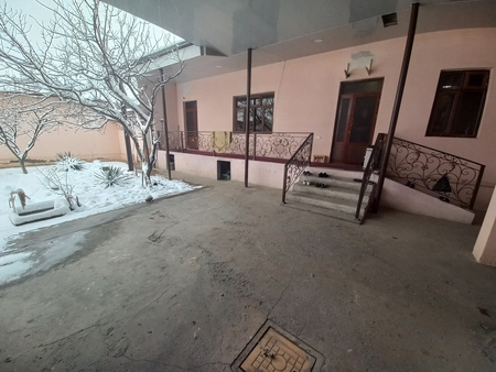 ПРОДАЕТСЯ дом Мирабадский район Ул Эски отчопар 3.3-соток