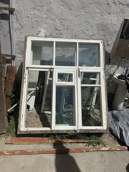 Продам старые рамы двери