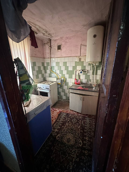 Дружбада Кирпичный 2 хонали 3 хона килинган квартира сотилади