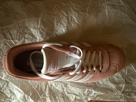 Новые кроссовки Adidas