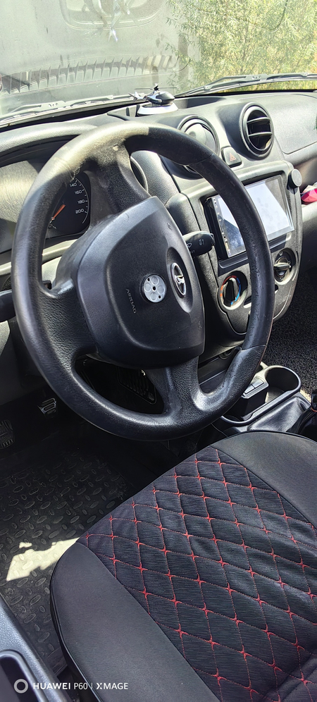 Lada granta 1.6 srochni sotiladi