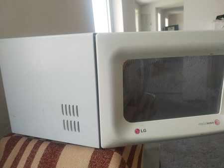 Продам микроволновку LG