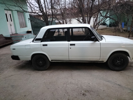 Vaz 2107 srochna sotiladi