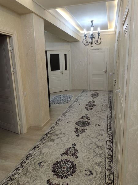 Yunusobod Shaxristaniski Metro Navastroyka 3/7/7  uy sotiladi