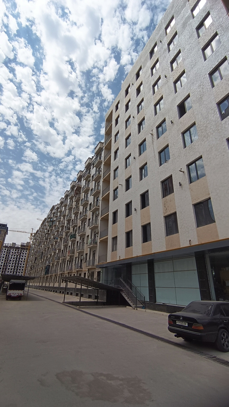 Продаётся 3-комн квартира в Олмоз махалле